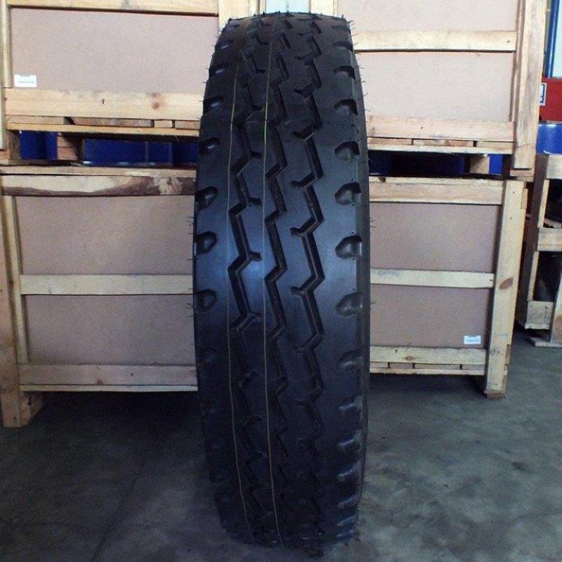 Купить шина R20 9,00 16нс HS268 144/142K с камерой и ободной лентой ...